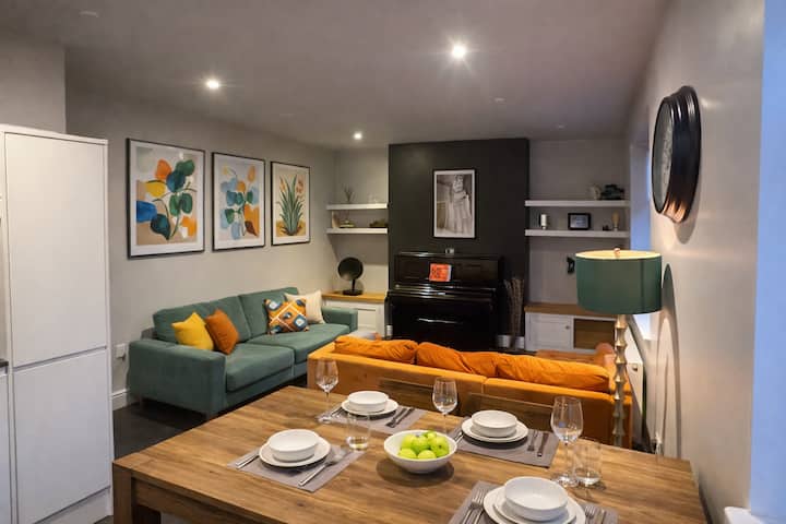 Free Parking | Central | Large Apartment | Wi-fi - Harrogate