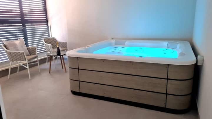 Luxury Apartment Aria With Jacuzzi Near Split - Podstrana