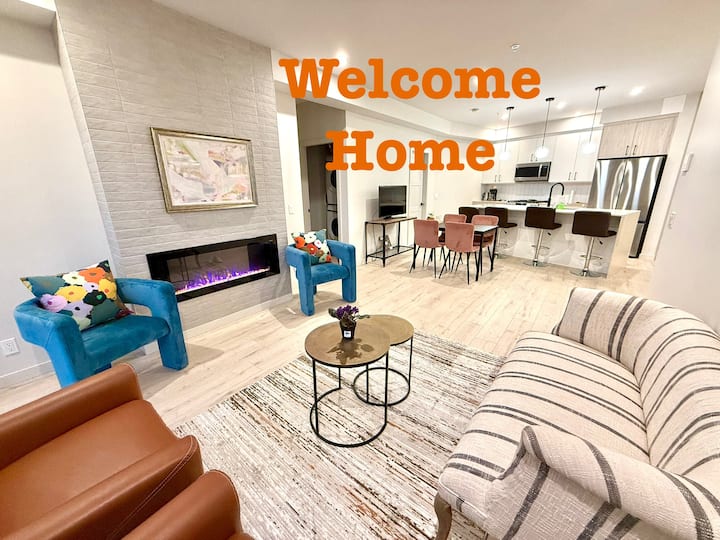 Wonderful 3 Bedroom Suite In Langford - 蘭福德