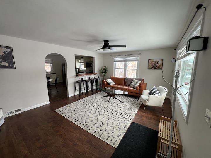 Downtown Private Home| Walk To Food + Bars - バーリントン, VT