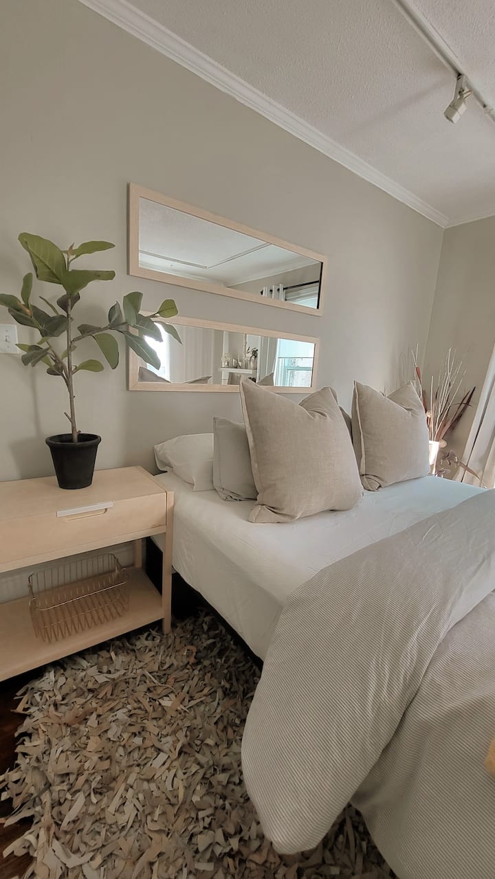 Centurycharm 1 Bdr Apt Near Pecunit3 Sandbaks Pass - Belleville