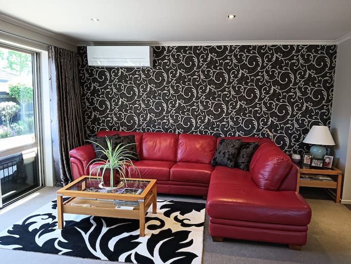 Luxury Private Room Escape - Blenheim