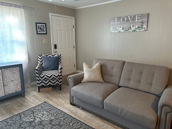 Jonesboro Gem! - Jonesboro, AR