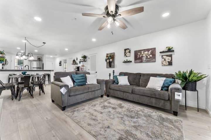 5 Minutes From Strip|pool|king|stainless|2 Suites - ブランソン, MO