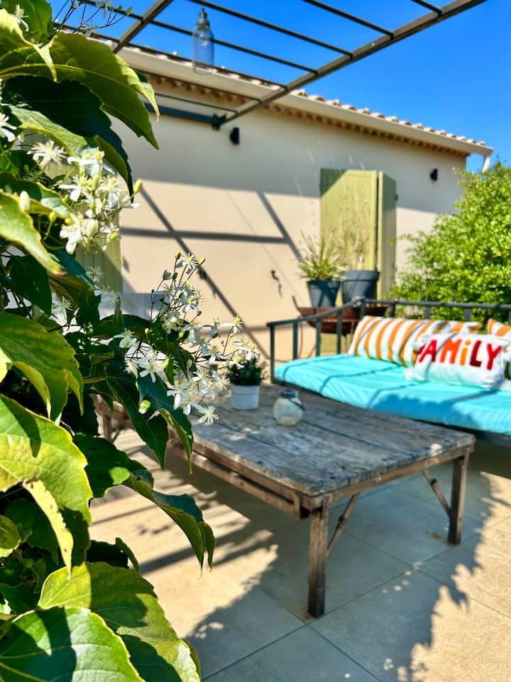 Maison Familiale Avec Piscine En Provence. - Mornas