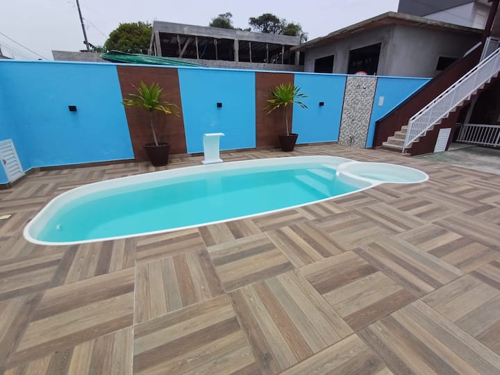 Casa De Piscina Poucos Metros Praia - Bombinhas