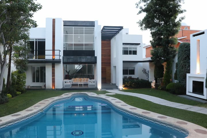 Hermosa Casa Moderna Con Alberca Y Finos Acabados - Cuernavaca