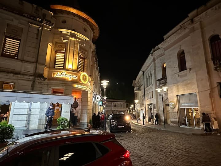 Apartment In The Very Center - Kutaisi