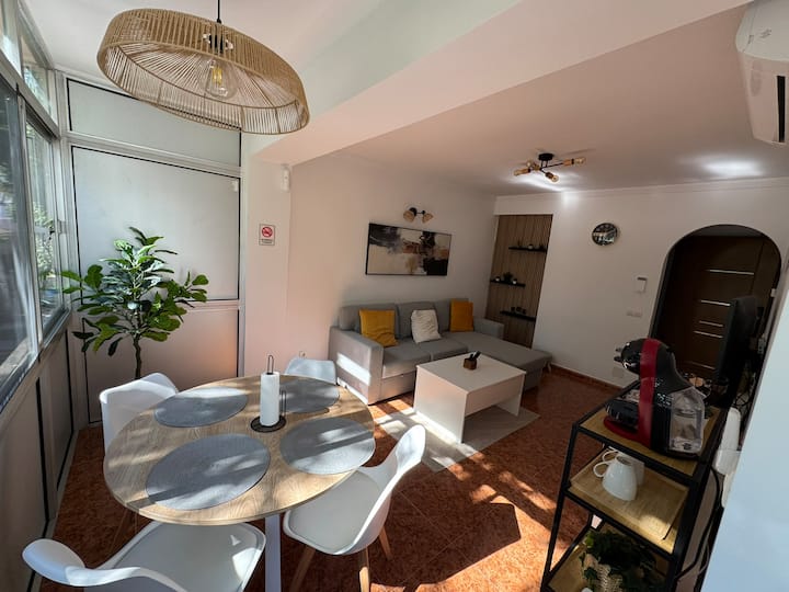 Bright 2-bedroom Apartment-5min Walk To The Beach - Fuengirola