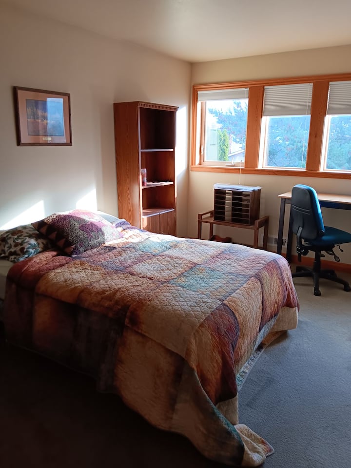 Room For Rent Near Downtown - Hamilton, MT