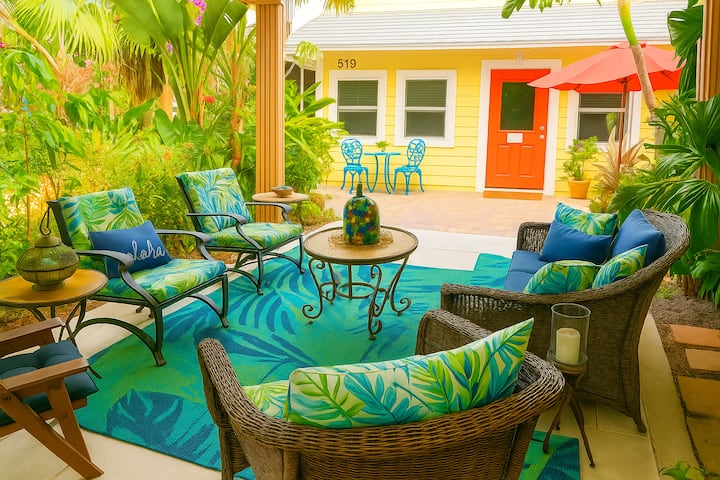 Historical Botanical Beach House - Palm Springs, FL