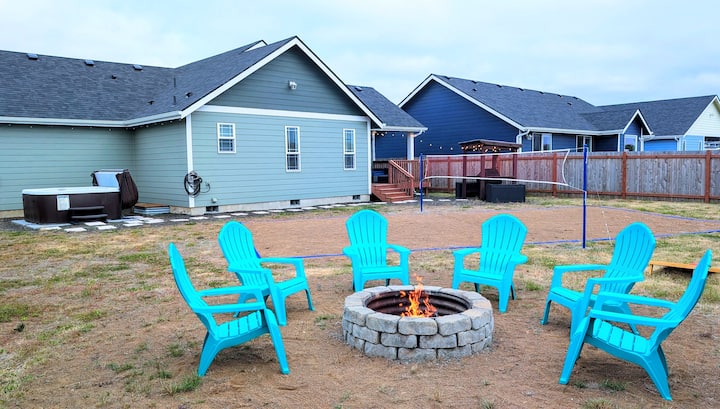 Beach, Hot Tub, Sand Court, Game Room And More! - Ocean Shores, WA