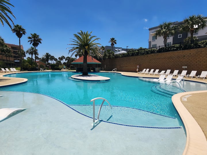 Stunning Gulf View! Family Condo W/resort Pools! - Pirates Beach, TX