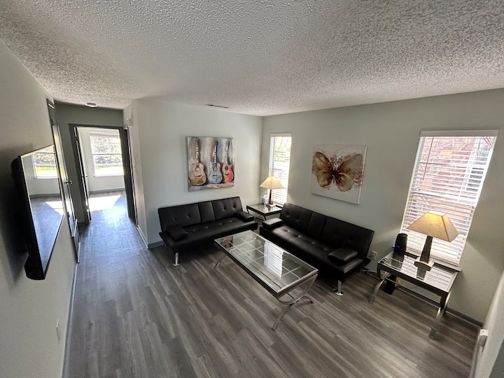 Clean & Comfy 2 Bedroom In Central Cedar Park - Leander, TX