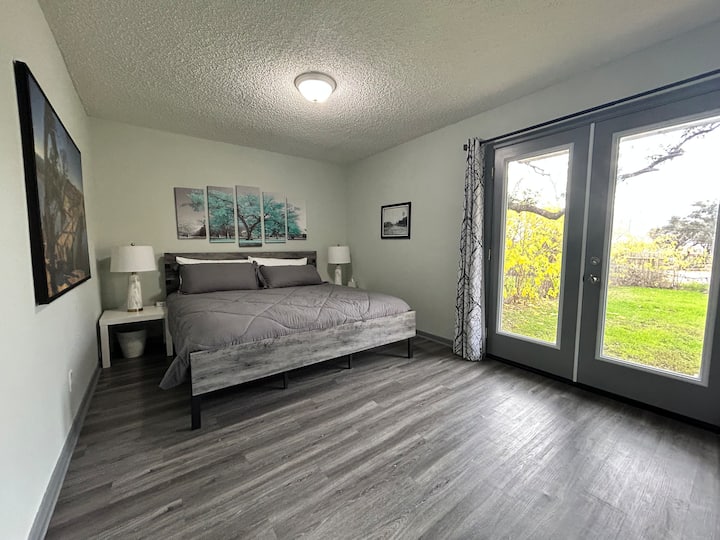 Clean & Comfy 2 Bedroom In Central Cedar Park - Cedar Park, TX