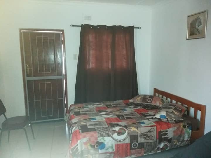 Bluffselfcater Accom Flatlet - Durban