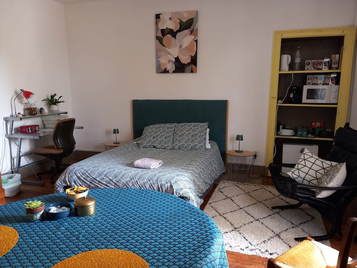 Chambre Avec Accès Indépendant. - Allier