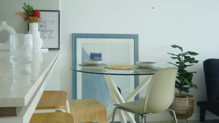 Spacious City Escape With Pool, Gym & Free Parking - Newstead