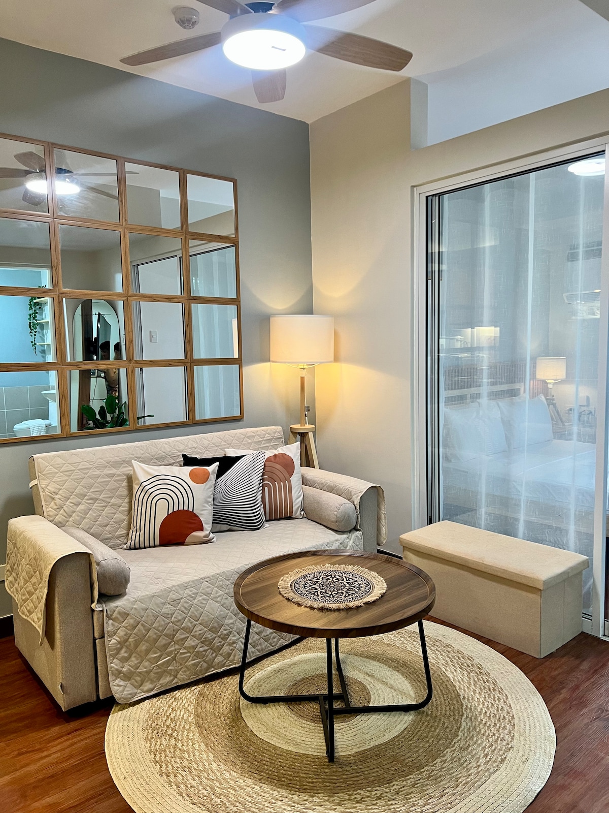 MoshCrib Condotel 1br unit Near BGC and Ortigas - Apartments for Rent ...