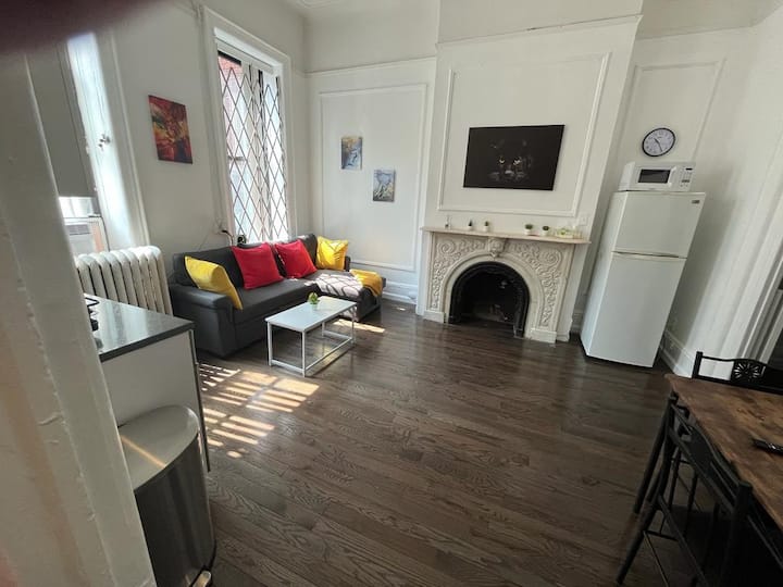 Prime Location Walk To All - Manhattan, NY