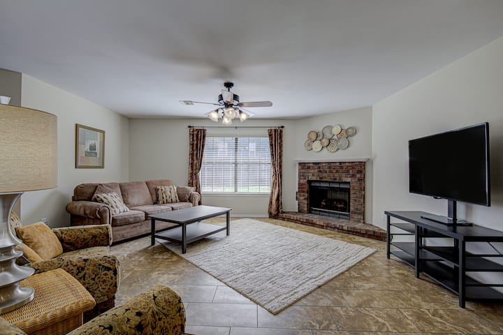 Fayetteville Haven 3bd2bath, Near Interstate, Uark - 페이엣빌
