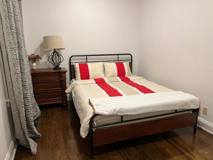 Room Near Yonge/steeles With Dedicated Bathroom - Toronto, ON