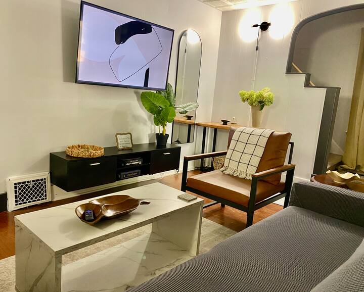 1br Retreat With Spa Perks Near Hospitals - 털리도