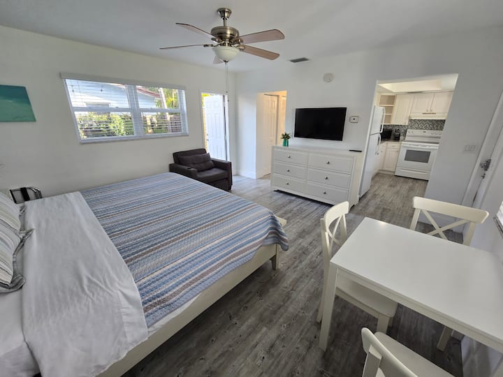 Db4 Large Studio On The Beach " Deerfield Beach" - Deerfield Beach, FL