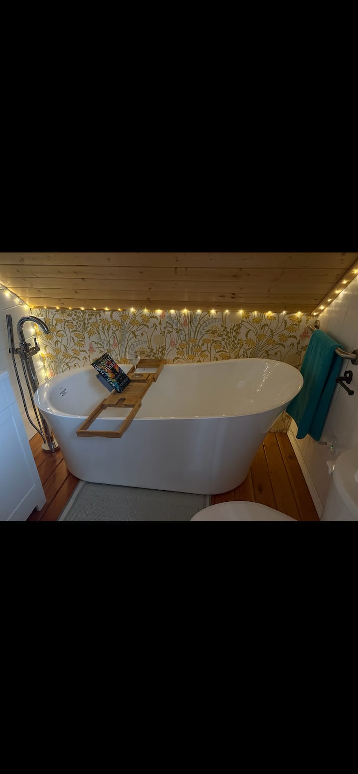 Riverside Retreat - Cowichan Bay