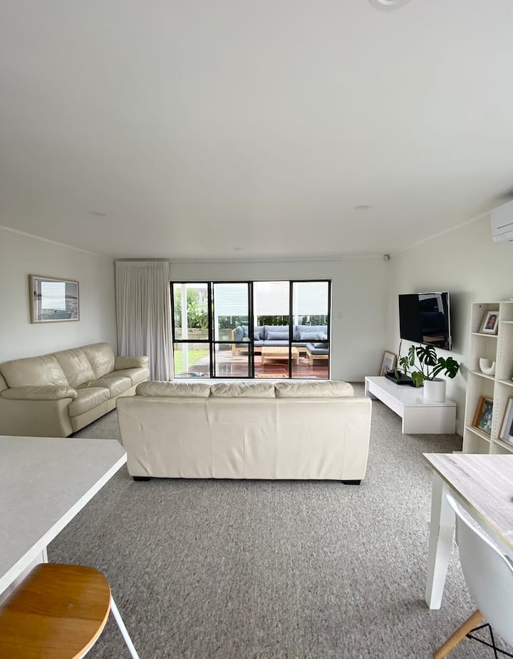 Family Home By The Beach - Tauranga