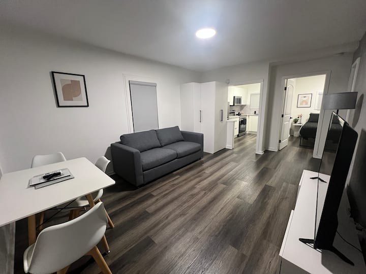 Cosy Modern 1bd 1bth Apt - Los Angeles, CA