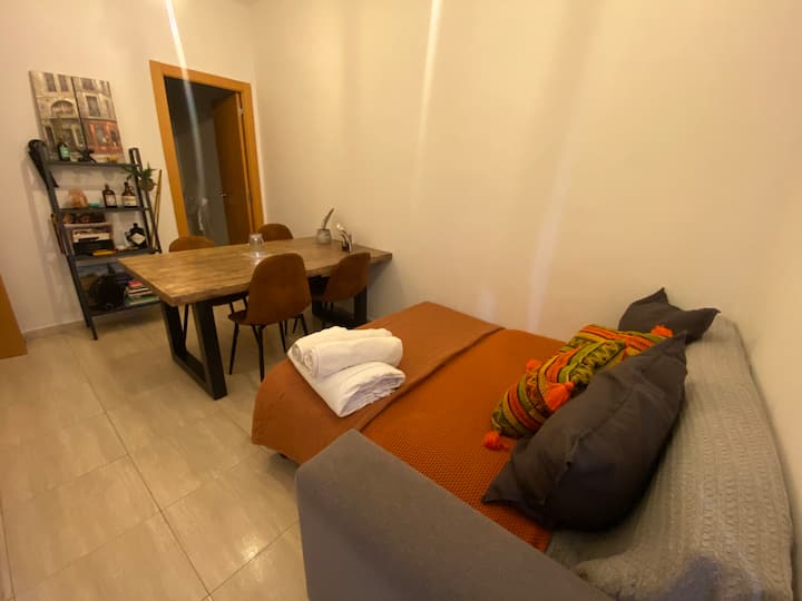 Large Apartment For 3 People 5min From The Beach - Barcelona