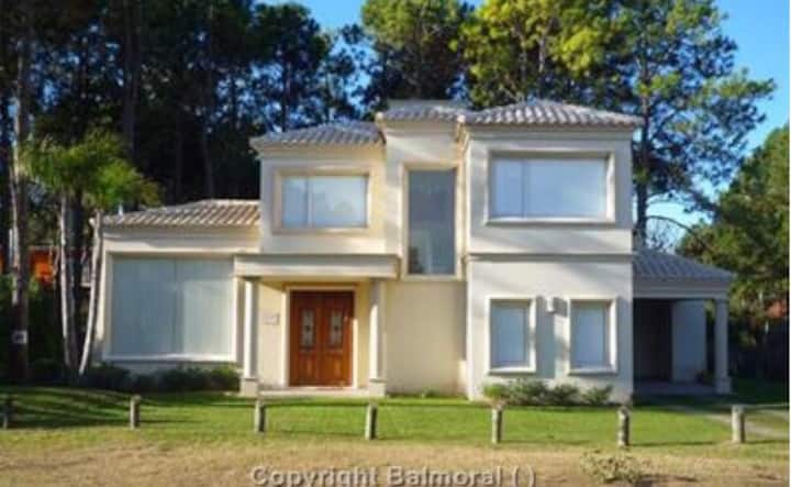 Hermosa Casa En Pinamar. - Pinamar