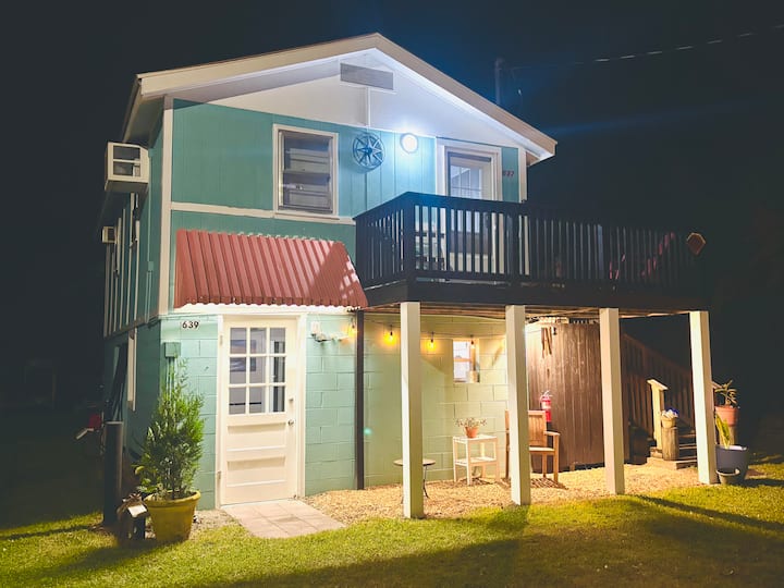 Crows Nest
(Upstairs) 637 - Beaufort