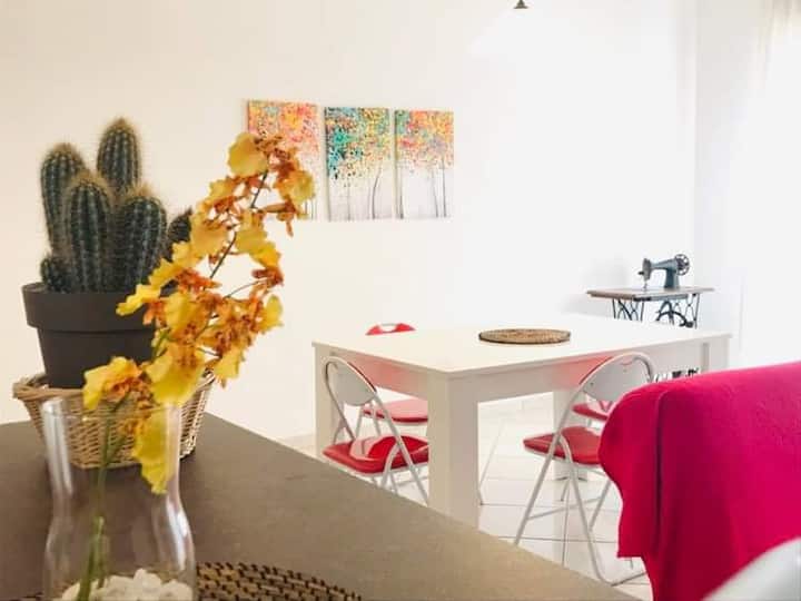 Spazioso E Luminoso In Una Zona Tranquilla - Brindisi