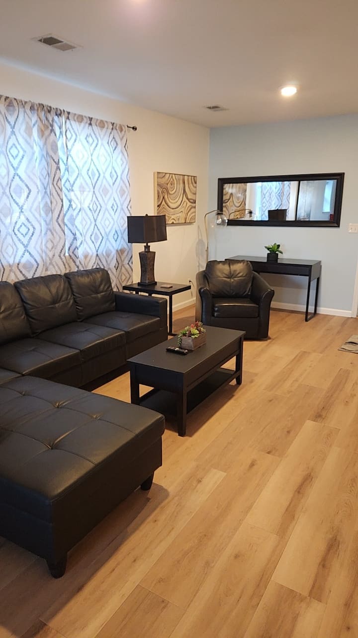 2bed/2bath Across From Stadium - Morgantown, WV