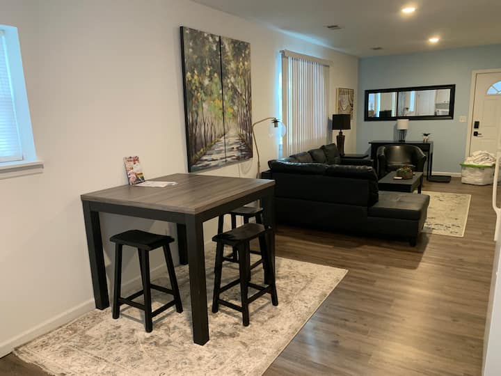 2bed/2bath Across From Stadium - Morgantown, WV