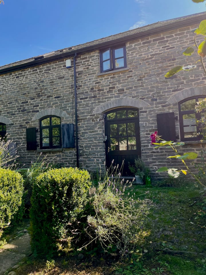 Grooms Barn At Cwmhir Court Nr Hay On Wye - Hay-on-Wye
