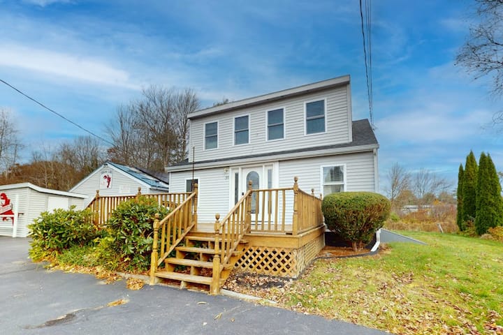 Dog-friendly Nautical Wells Home With Patio - Wells, ME