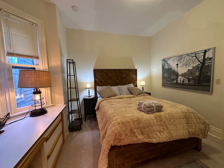 Comfy Room In Ghent Walkable To Sentara/evms - Norfolk, VA