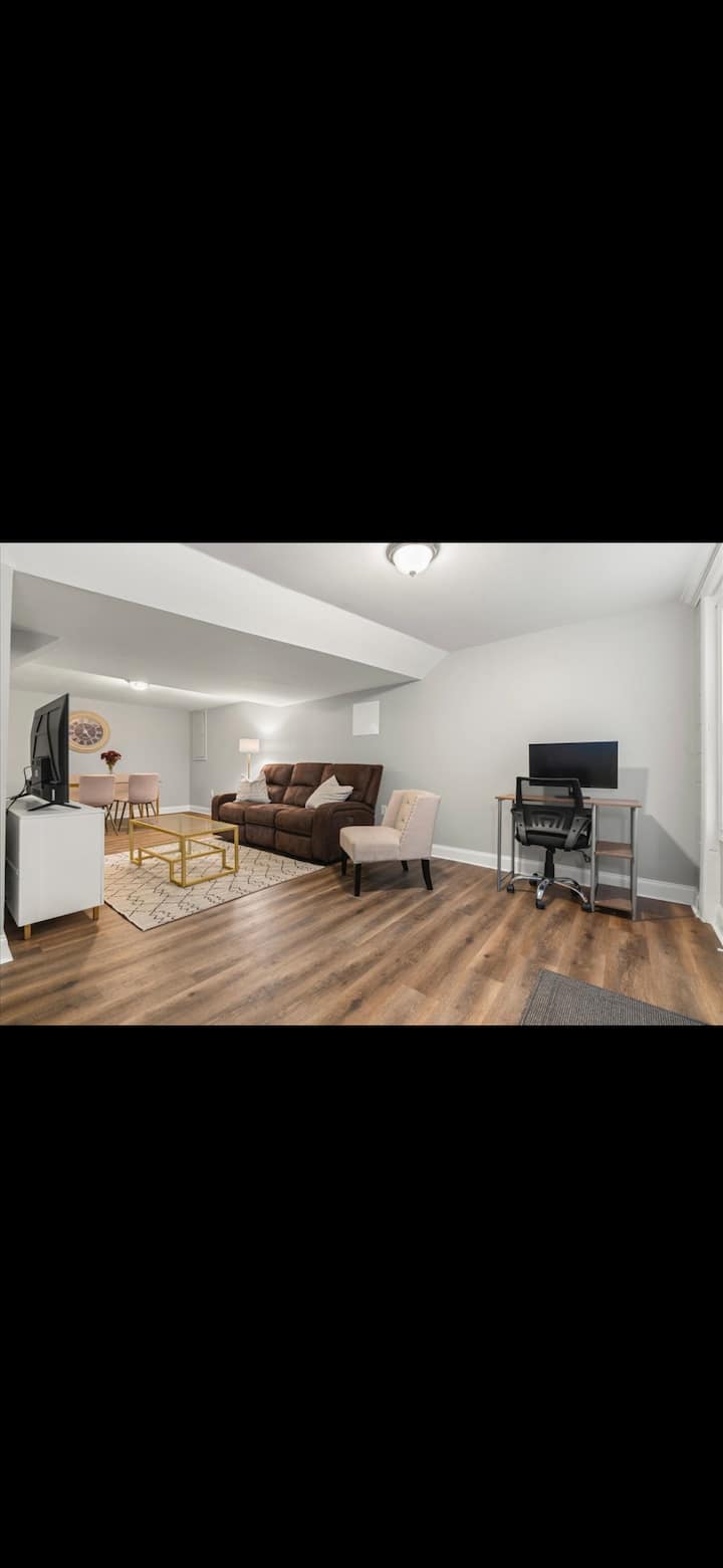 Basement Beauty- Private Entrance & Mins To Braves - Marietta