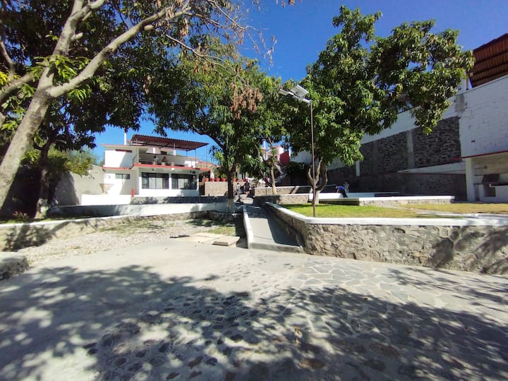 Estancia Amplia Para Descanso - Tequesquitengo