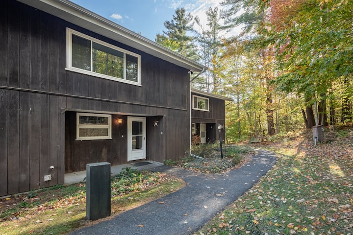 Fox Hill Ski Den • In The Center Of Stowe - Stowe, VT