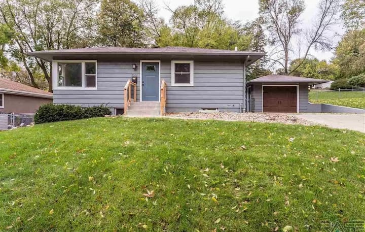 Private Bed, Bath & Kitchenette - Sioux Falls, SD