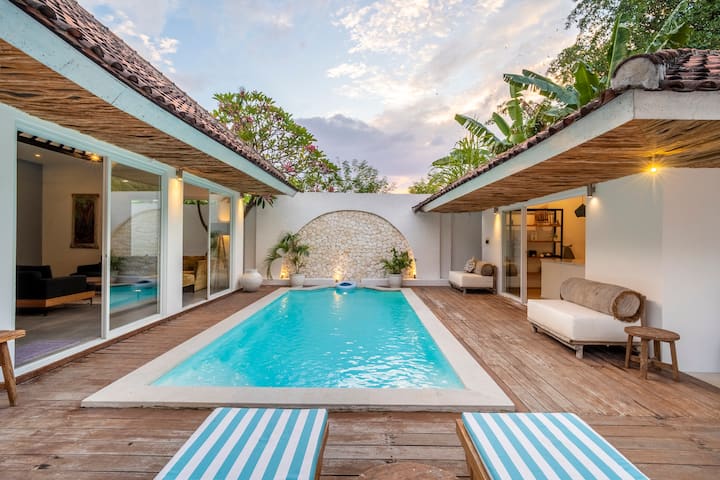 Family Ties - 2br Villa W/private Pool - Gili Islands
