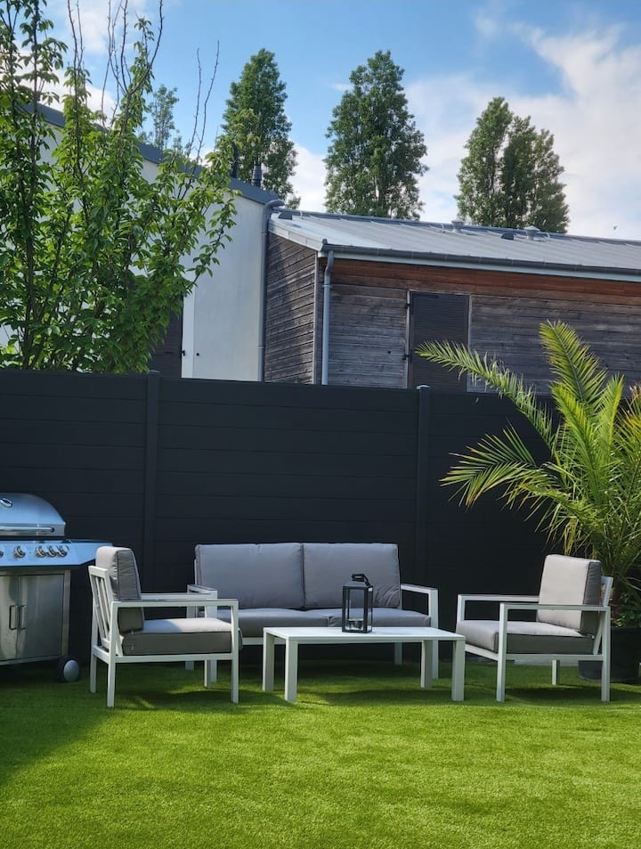 Maison Mitoyenne Avec Jardin. - Champigny-sur-Marne