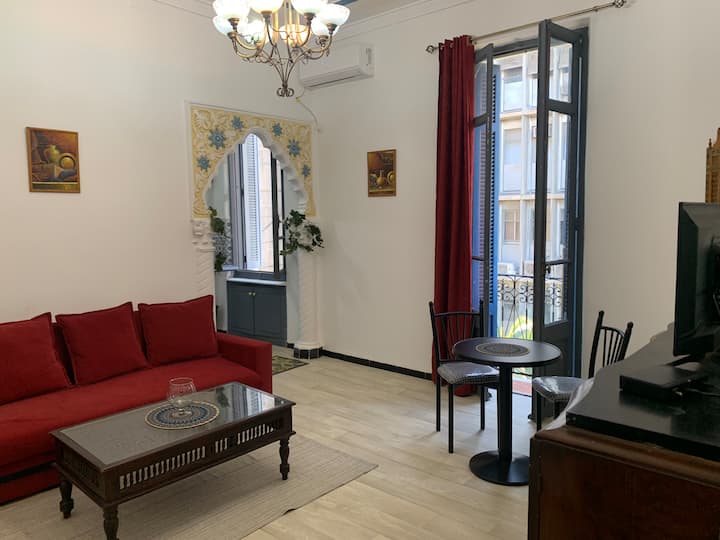 Appartement à Place Audin, Rue Didouche, Alger - Algiers [El Djazaïr]