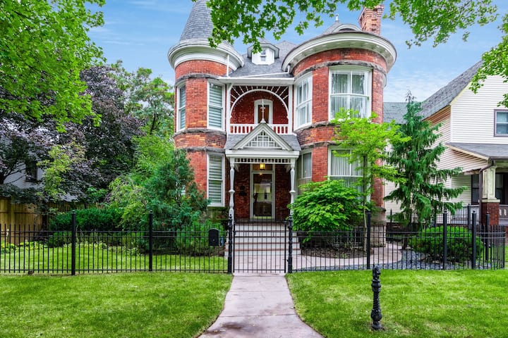 The Victorian On Victoria - Windsor