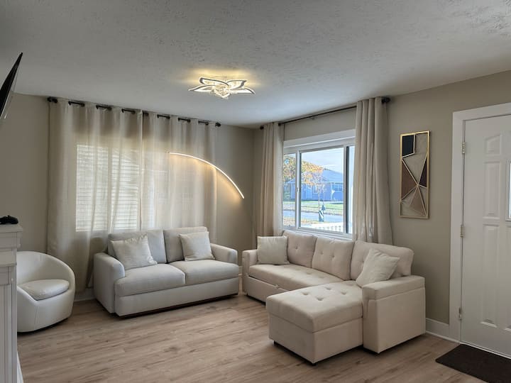 Cozy, Clean & Cute 3br, 4 Beds Home: Xbox & Arcade - Cincinnati, OH