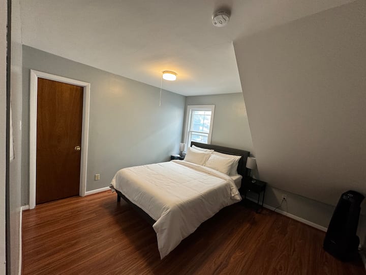 Comfy Getaway Full Apt For Two! - Niagara Falls, NY